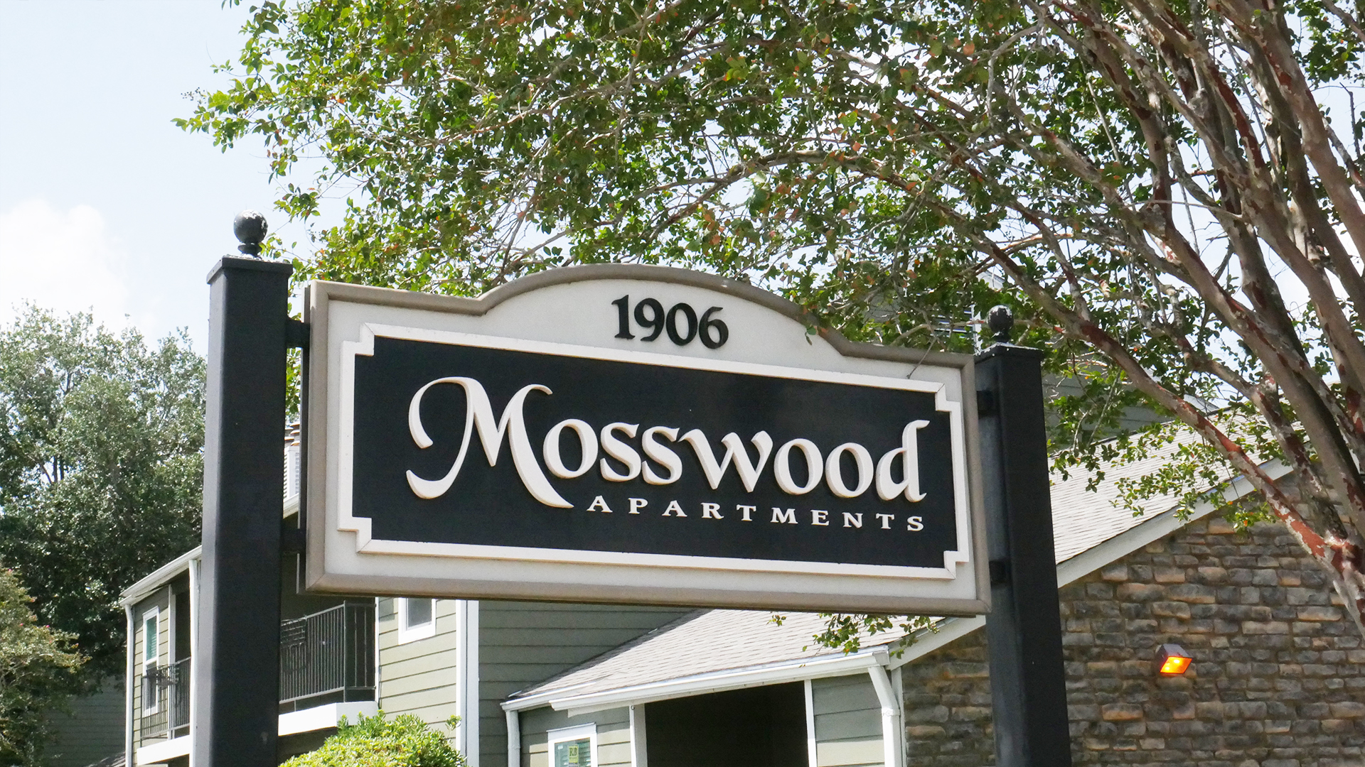 Mosswood – 1906 Sam Houston Drive – Woolson Real Estate, Inc.